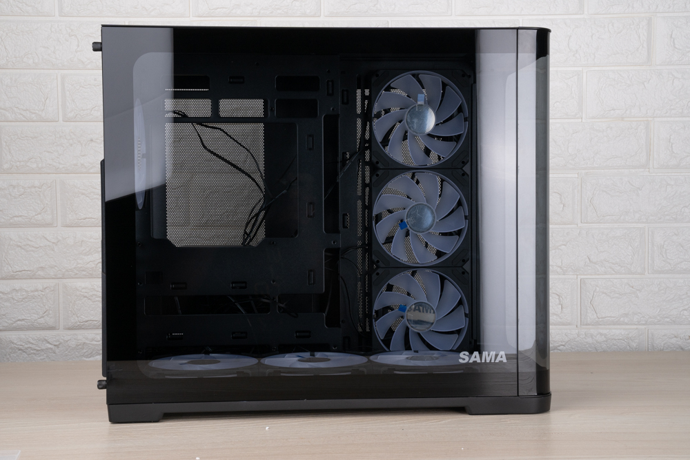 圓潤外型新視界！SAMA曲境界(黑) SAK2851(B) 機殼開箱 | 雙360水冷，背插主板，曲面玻璃海景房 | XFastest News