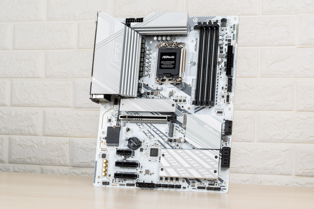 兩色自由配！ ASRock Z890 PRO RS WIFI / WIFI WHITE 主機板開箱 | 16+1+1+1+1 相供電 ...