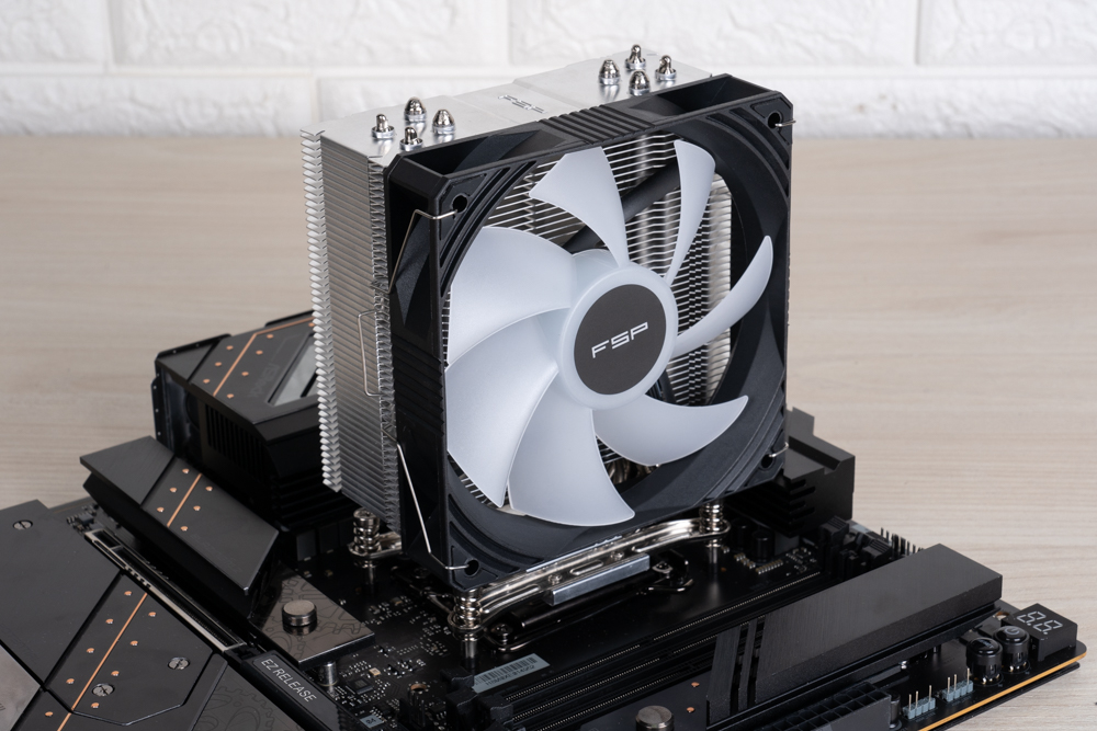 羽量級光害塔散！FSP 全漢 NE5 塔式散熱器開箱|單塔散熱器、ARGB 風扇-fsp ne5,單塔散熱器,塔散,全漢