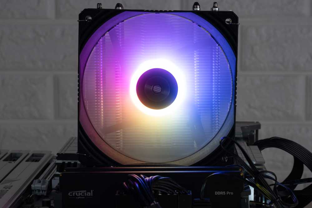 羽量級光害塔散！FSP 全漢 NE5 塔式散熱器開箱 | 單塔散熱器、ARGB 風扇 | XFastest News