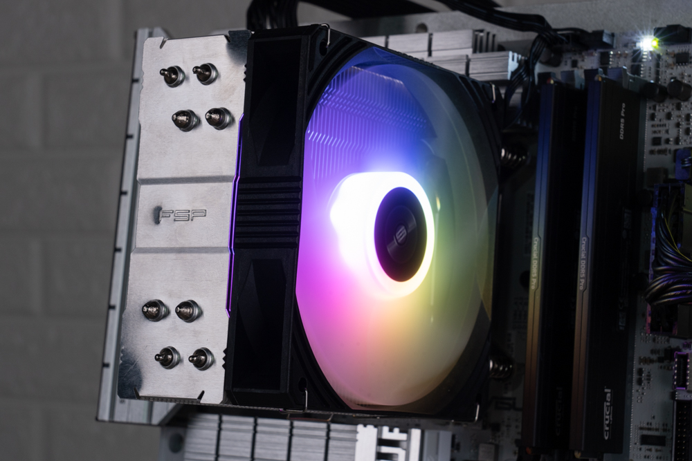 羽量級光害塔散！FSP 全漢 NE5 塔式散熱器開箱 | 單塔散熱器、ARGB 風扇 | XFastest News