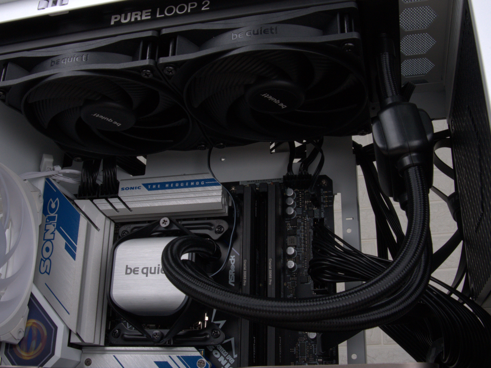 小身板大潛能！ INWIN 迎廣 F3 機殼開箱 | 34cm顯卡長、能上280水冷的時尚木紋小機殼 | XFastest News