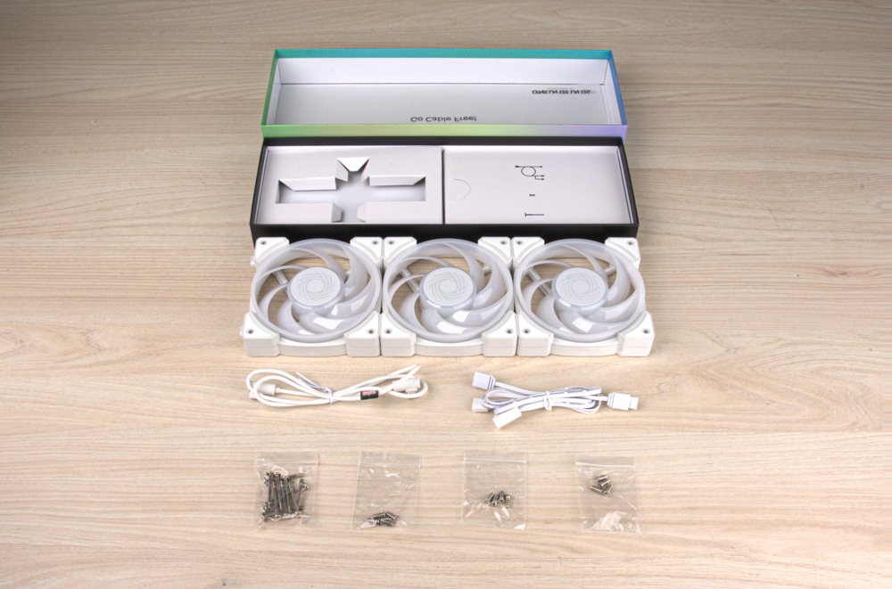 拼接風扇新選擇！ INWIN 迎廣 LYNX LN120 / 120P | Type-C接口快扣設計 | XFastest News