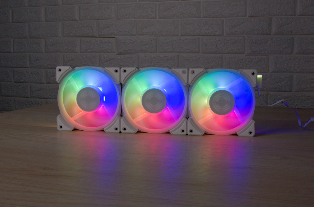 拼接風扇新選擇！ INWIN 迎廣 LYNX LN120 / 120P | Type-C接口快扣設計 | XFastest News