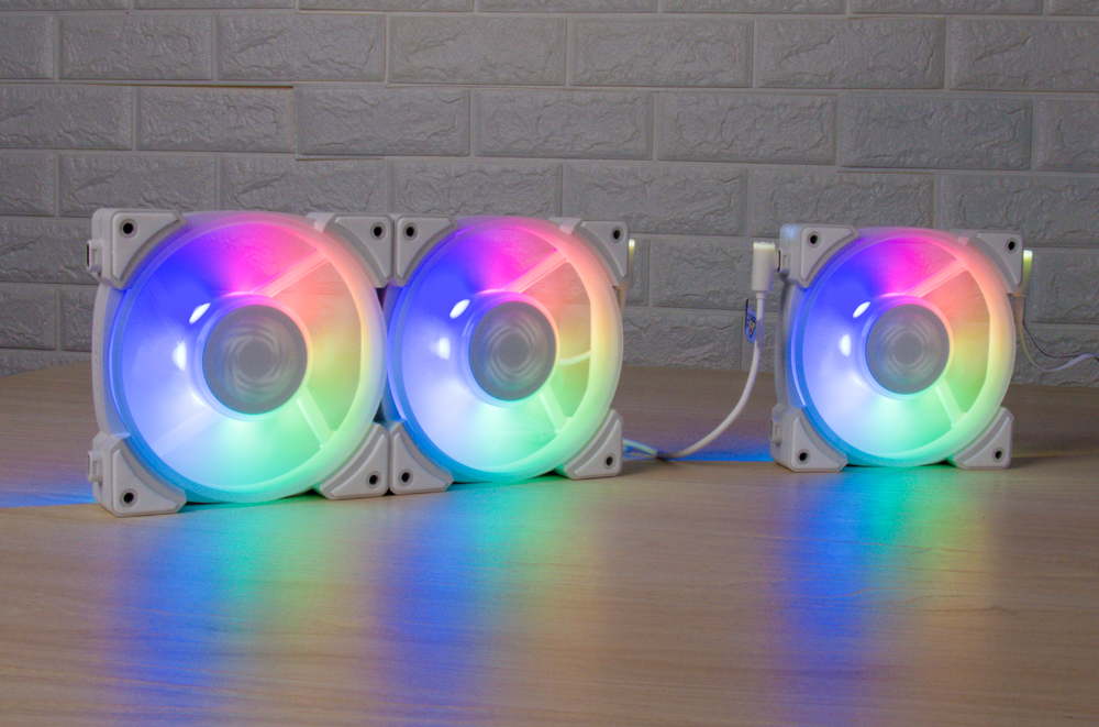 拼接風扇新選擇！ INWIN 迎廣 LYNX LN120 / 120P | Type-C接口快扣設計 | XFastest News