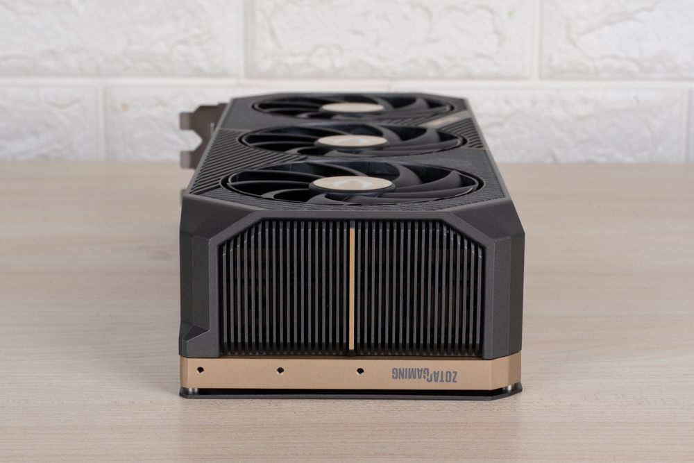 回歸矩形設計！ ZOTAC GAMING GeForce RTX 5080 SOLID / 5090 SOLID OC 顯示開箱評測 | 居家 ...