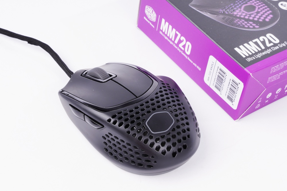 Cooler Master MM720 電競滑鼠開箱 / 經典人體工學設計與輕量化簍空完美結合 | XFastest News