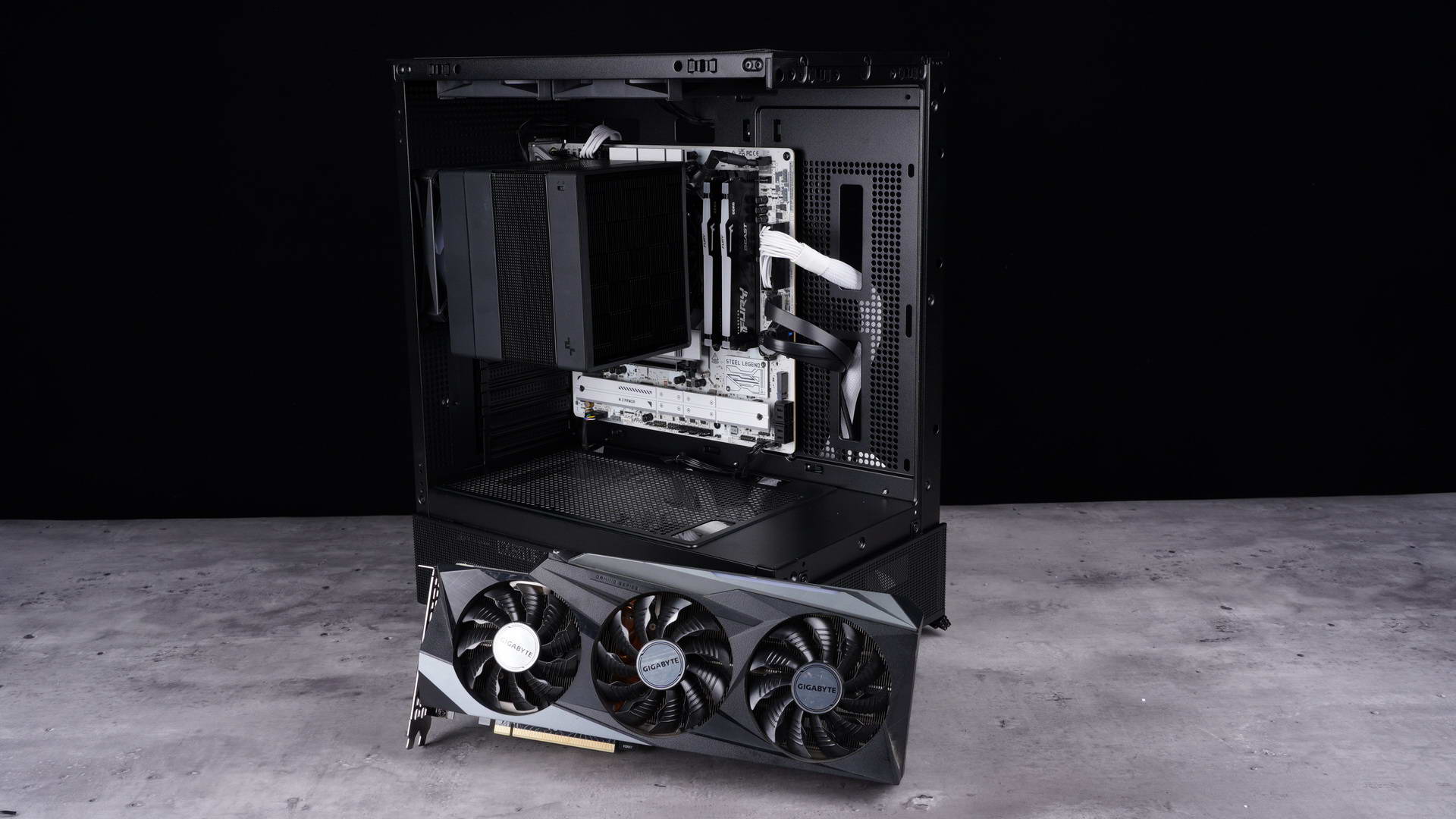 SilverStone 銀欣 Lucid 04 全景Micro-ATX機箱 超乎想像的絕佳肚量-SilverStone,銀欣,Lucid 04,LD04,機殼