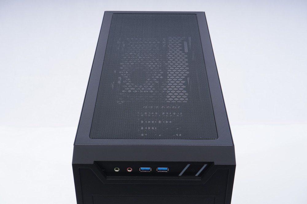 Sharkoon VS7防禦者機殼開箱/擴充支援良好平價再附3組風扇[XF] | XFastest News