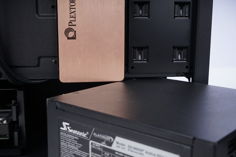 Sharkoon VS7防禦者機殼開箱/擴充支援良好平價再附3組風扇[XF] | XFastest News