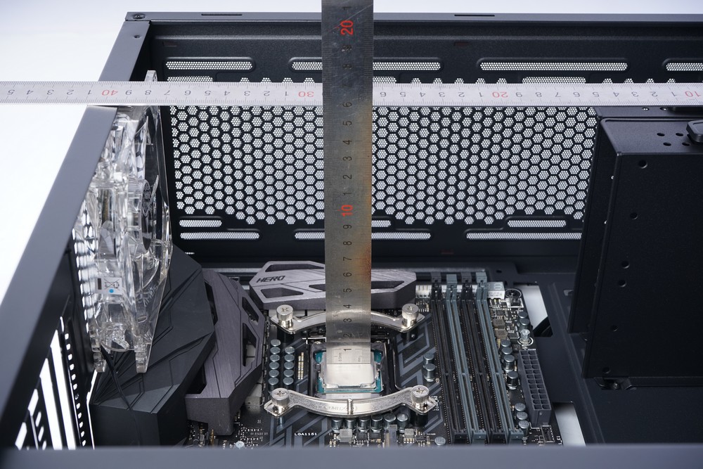 Sharkoon VS7防禦者機殼開箱/擴充支援良好平價再附3組風扇[XF] | XFastest News