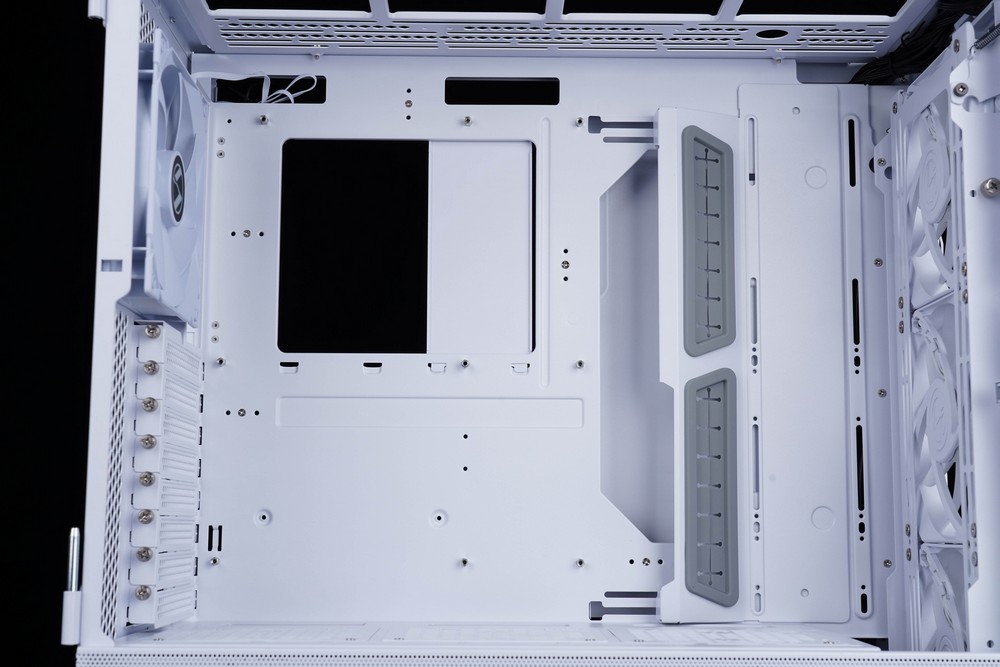 模組化設計大集合 LIAN LI Lancool III RGB-W 機殼開箱 | XFastest News